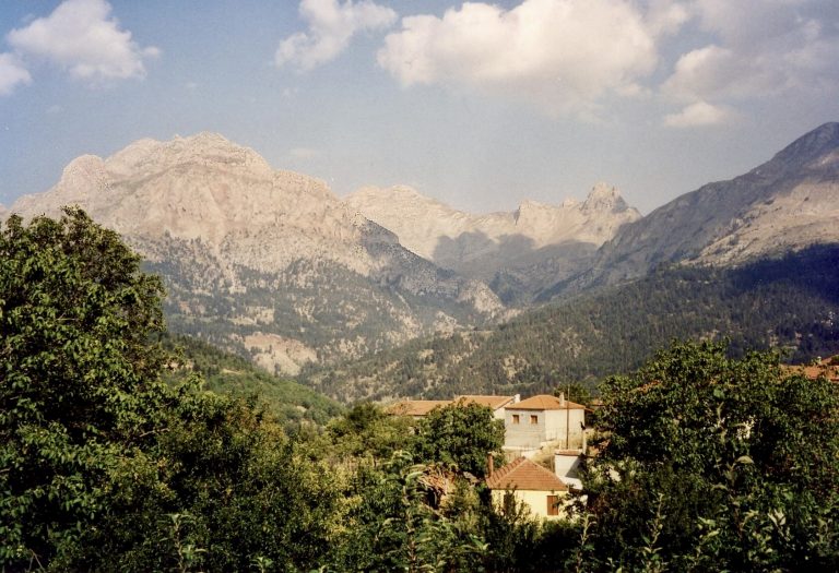 Οι 14 καλύτεροι χειμερινοί προορισμοί της Ελλάδας - ΔΙΑΚΟΠΕΣ