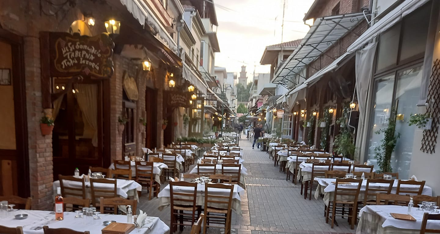 Τρίκαλα: 4 ταβέρνες για φαγητό στα Μανάβικα - ΔΙΑΚΟΠΕΣ