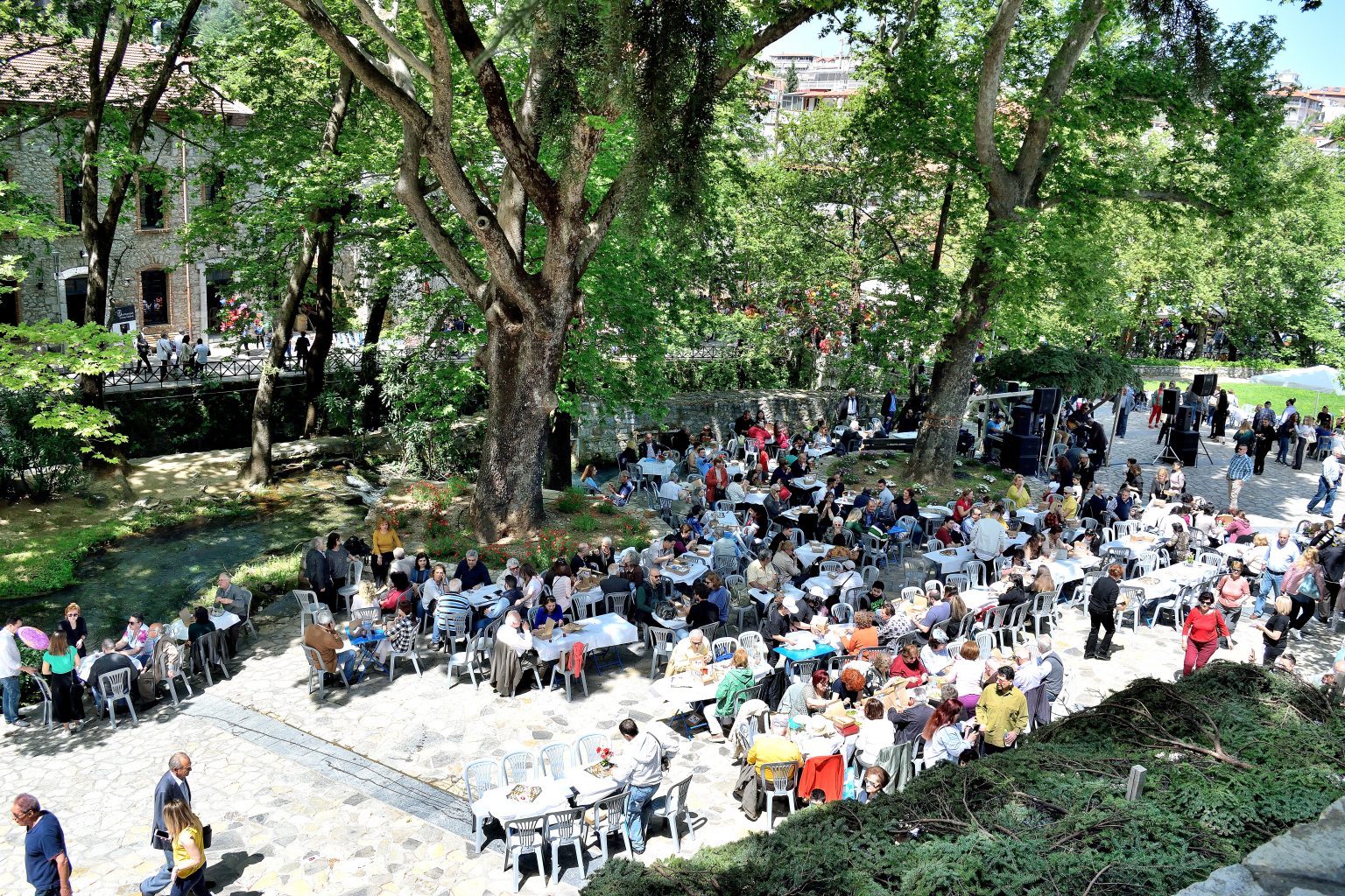 Οι 5 λόγοι που αξίζει να πάτε στη Λιβαδειά - ΔΙΑΚΟΠΕΣ