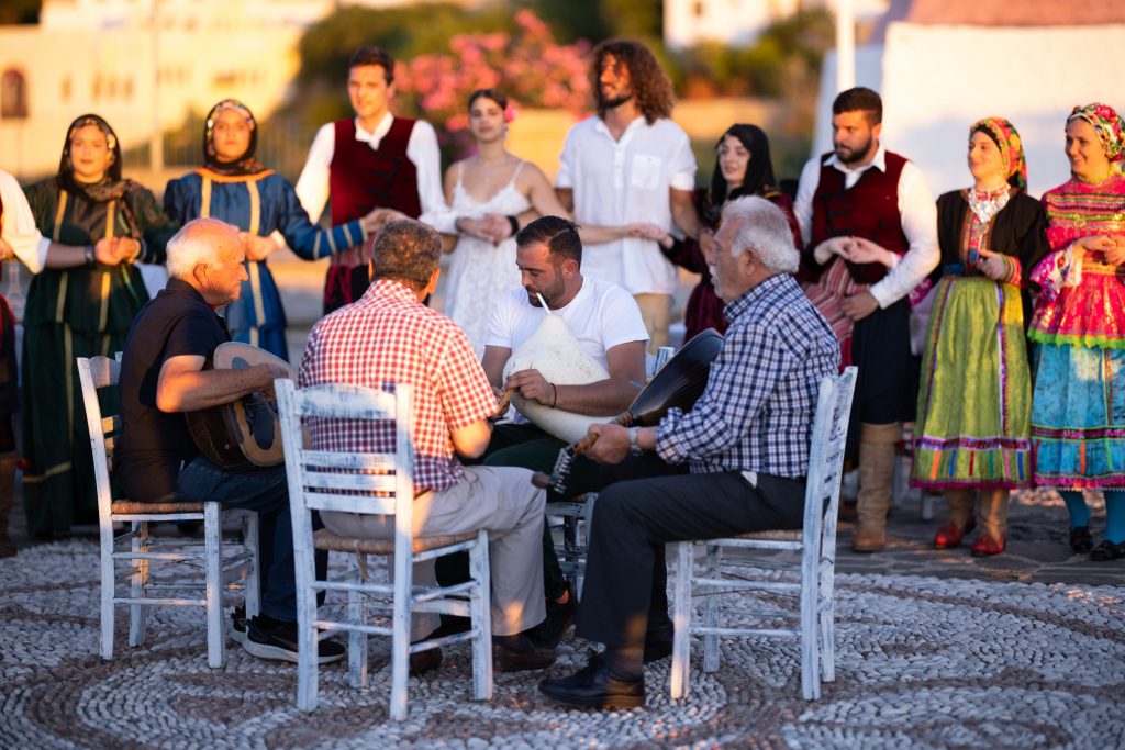 ΔΙΑΚΟΠΕΣ - Ο απόλυτος ταξιδιωτικός οδηγός για την Ελλάδα